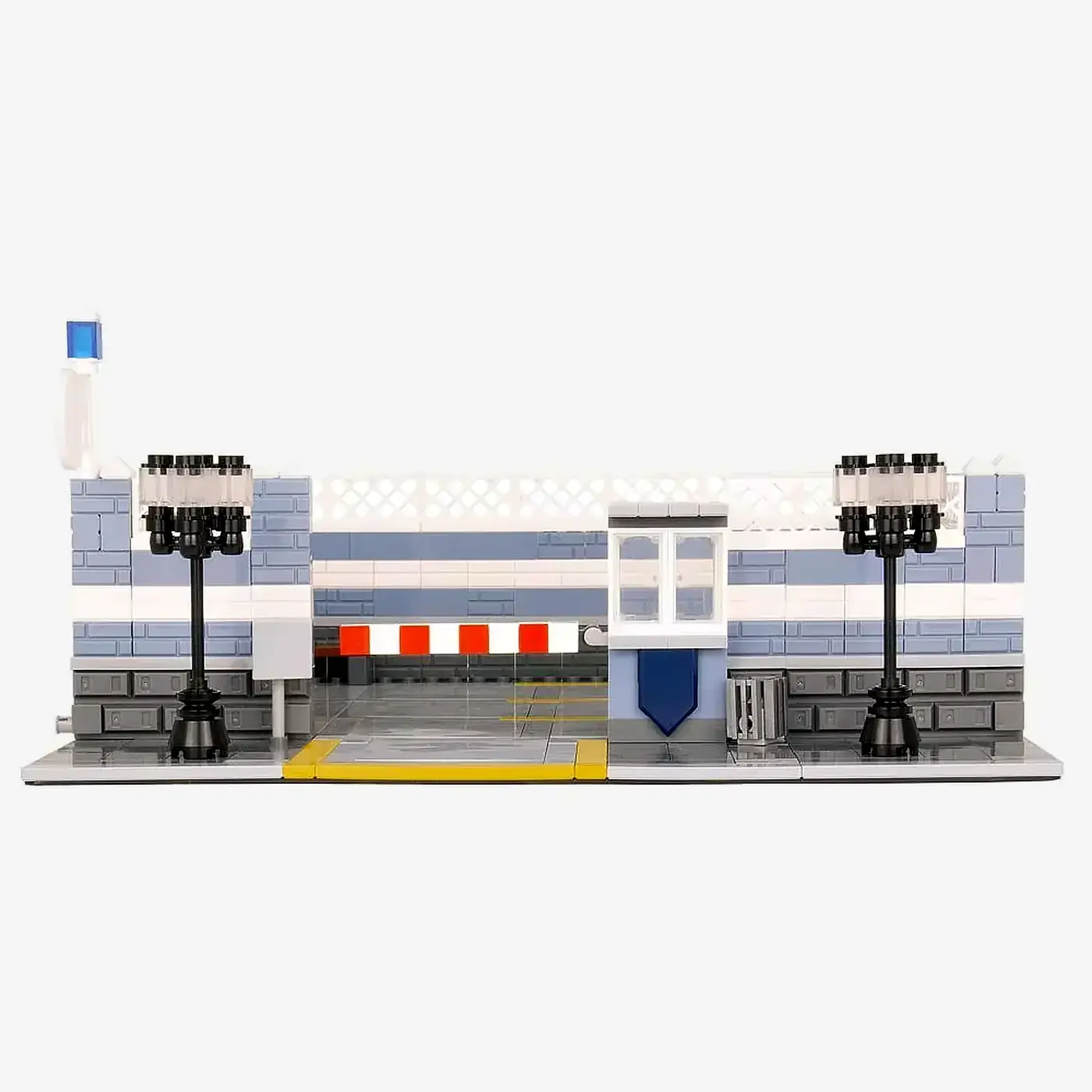 BlueBrixx Courtyard with parking for Classic Police Station