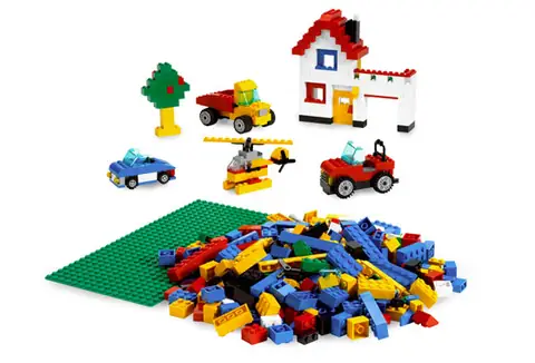 LEGO Classic Ultimate Town Building Set • Set 5582 • SetDB